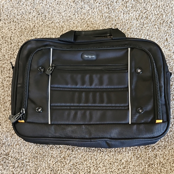 Targus | Bags | Targus Black And Gray Nylon Laptop Bag | Poshmark